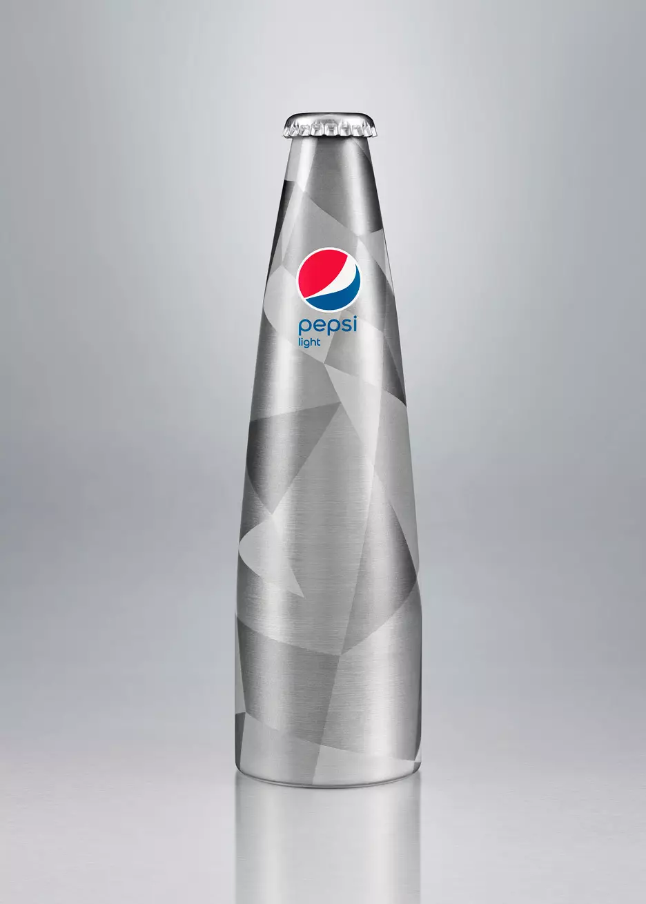 Prestige botella de Pepsi de Karim Rashid para la semana del diseño de Milán 2016