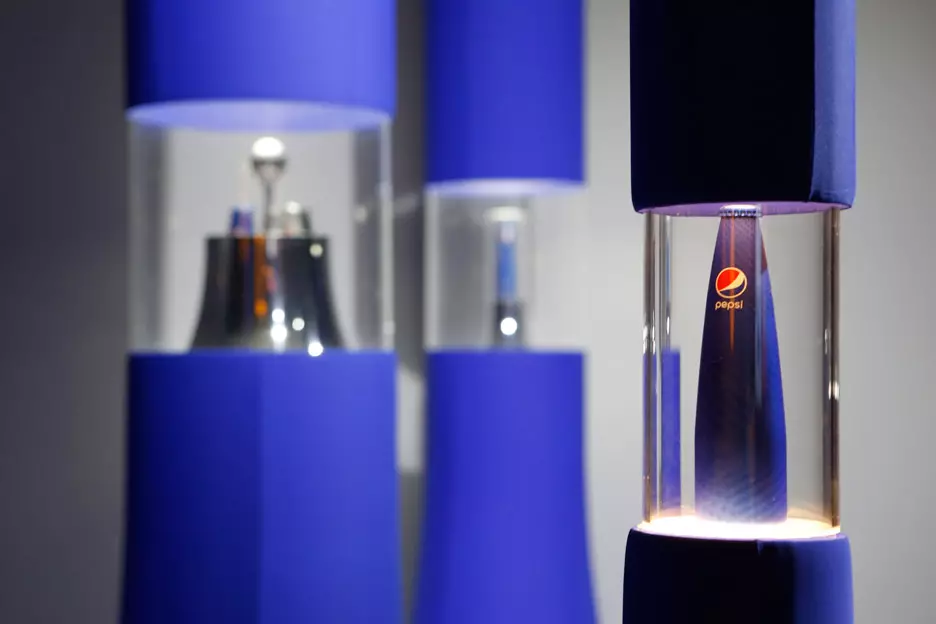 Prestige botella de Pepsi de Karim Rashid para la semana del diseño de Milán 2016