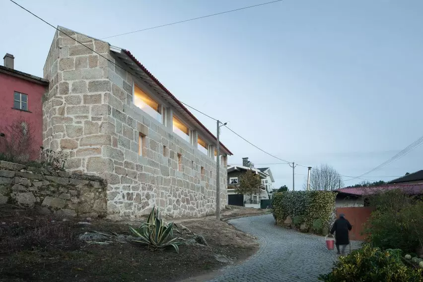 I-Feitais House ka-José Lobo Almeida