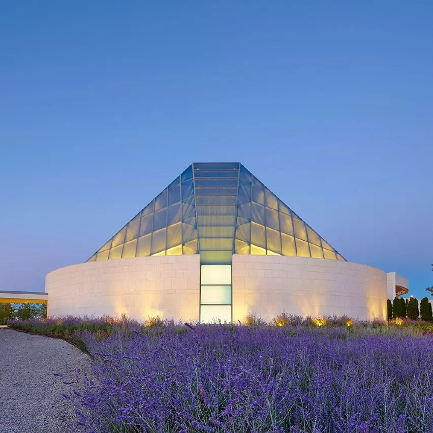 Ismaili Center av Charles Correa