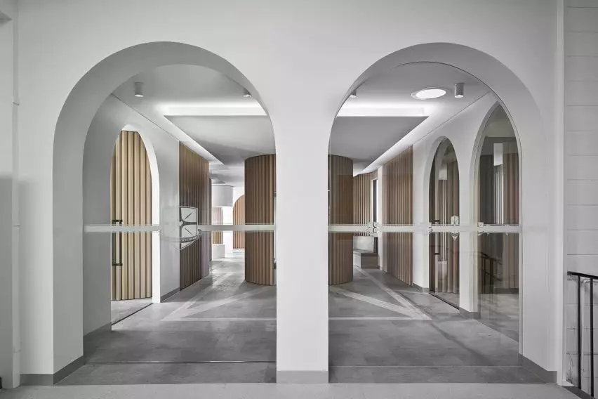 Piazza Dell'Ufficio oleh Branch Studio Architects juga memenangkan ruang kerja kecil tahun ini