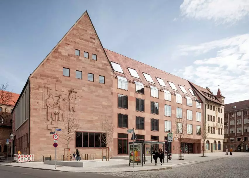 Aussen- vum Haus vum Commerce zu Nürnberg