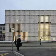 De kalkstien bûtenkant fan it Kunsthaus Zurich museum útwreiding troch David Chipperfield