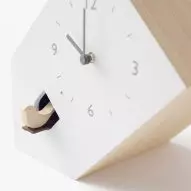 Nendo's Cubic Clock күніне екі рет «оның шынайы пішінін» ашады 30017_4