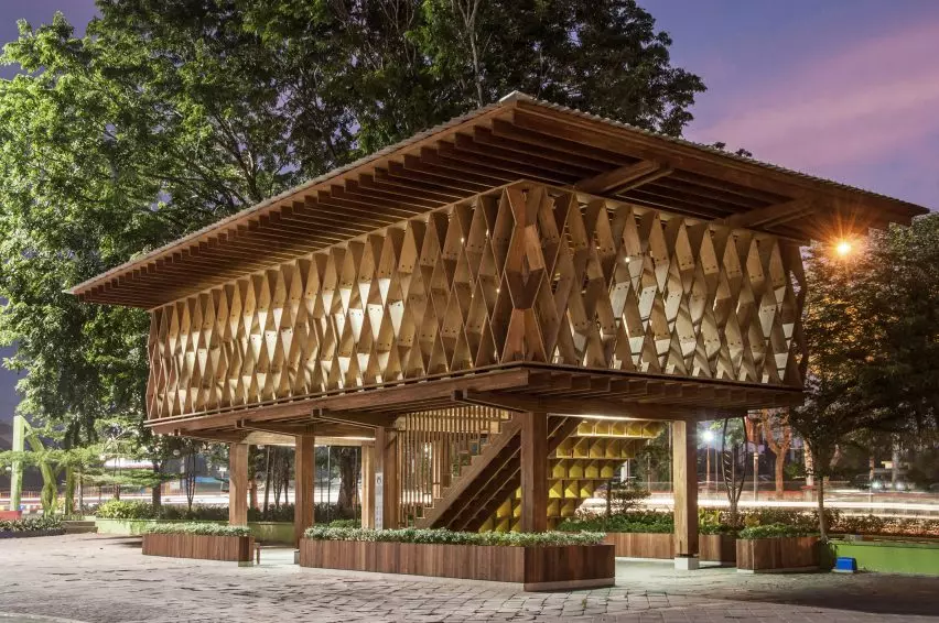 Microlibrary Warak Kayu by Shau is located in Semarang, Indonesia