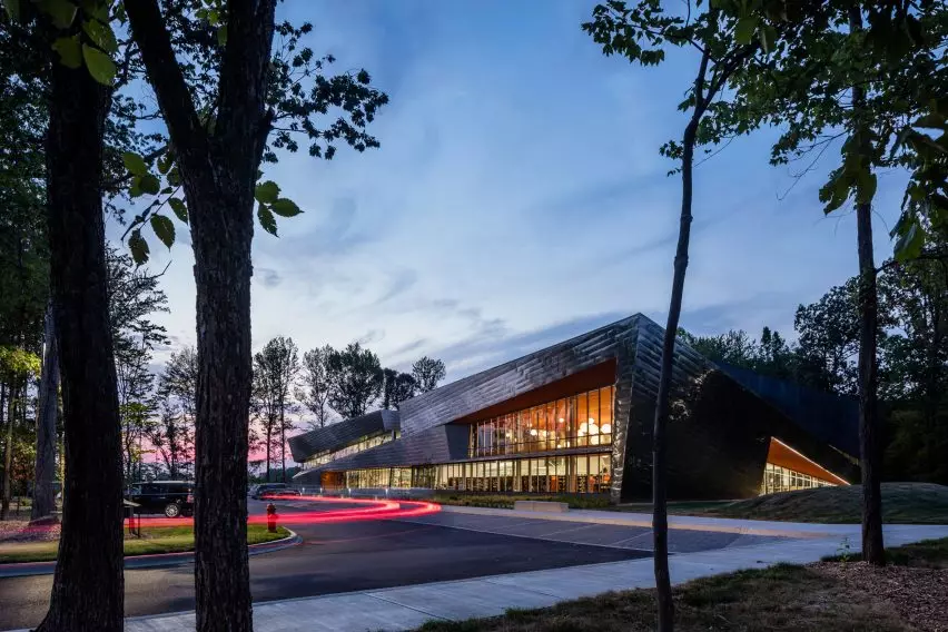 Louisville Free Public Library avy amin'ny MSR Design sy JRA Architects