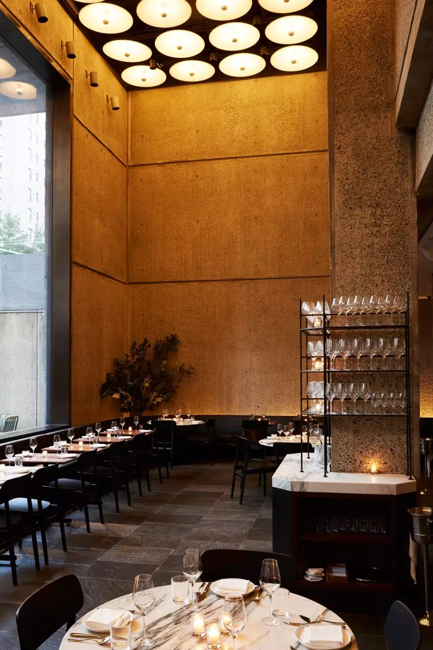 flora-bar-cafe-restaurant-interior-design-beyer-blinder-belle-met-breuer-new-york-city-usa_dezeen_2364_col_4