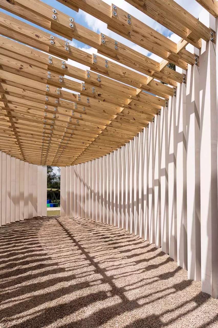 Parteluz Pavilion deur Materia