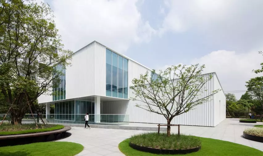 caohejing-hi-tech-park-schmidt-hammer-lassen-architects-shanghai-china_dezeen_2364_col_0