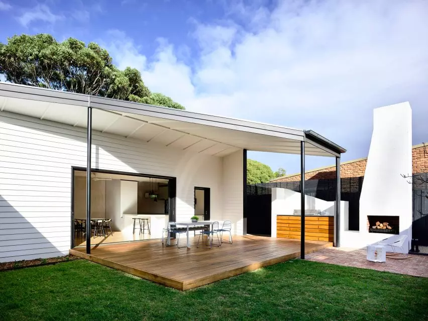 Courtyard Cottage, Flinders Melbourne di WOLVERIDGE ARCHITECTS