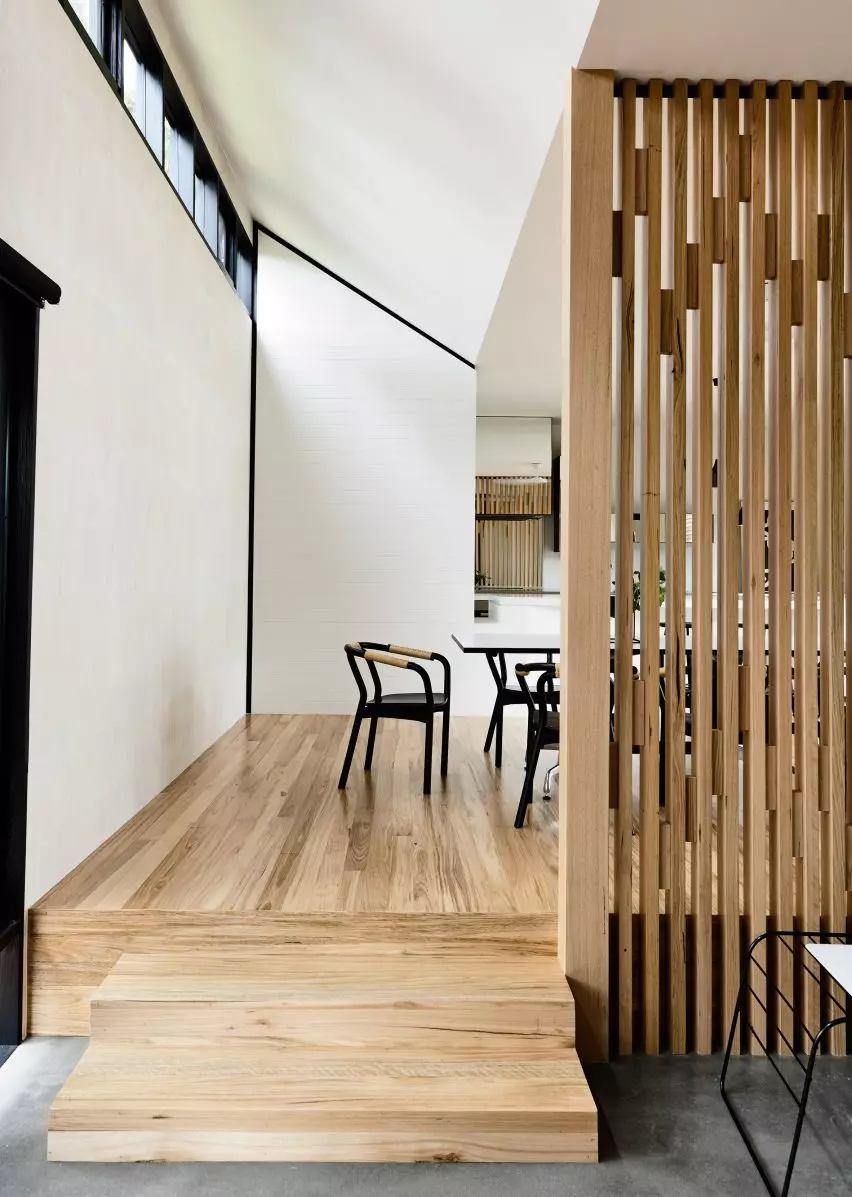 Courtyard Cottage, Flinders Melbourne di WOLVERIDGE ARCHITECTS