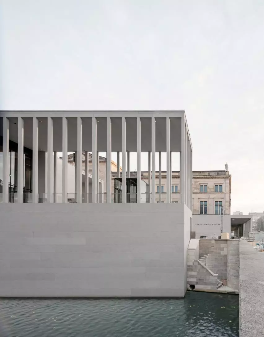 James Simon Galerie por David Chipperfield