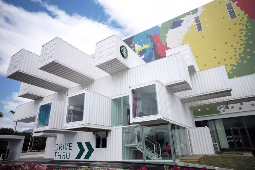 Shipping container Starbucks Drive Thru by Kengo Kuma