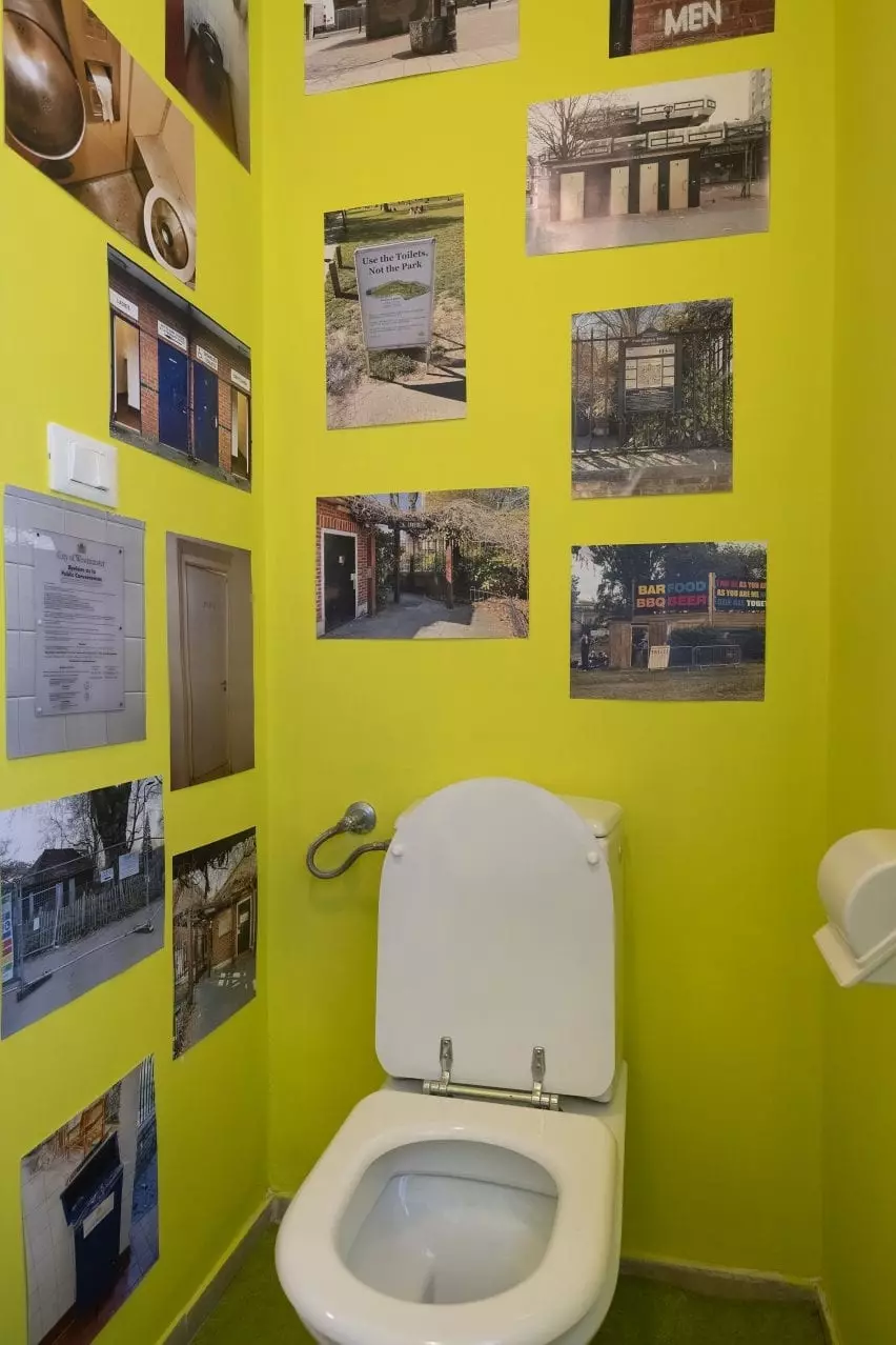 प्रदर्शनी ठाउँको रूपमा प्रयोग गरिएको शौचालय
