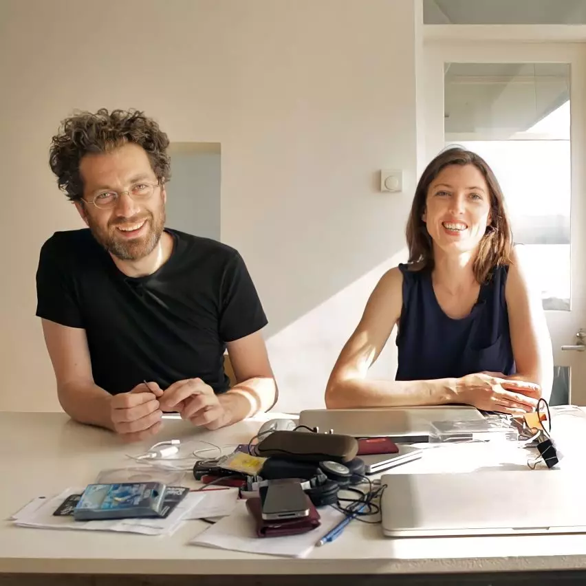 Sila si Ila Bêka ug Louise Lemoine mga Dezeen Awards 2022 media judges