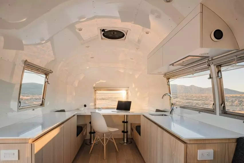 Prenova Airstream s strani Edmonds + Lee Architect