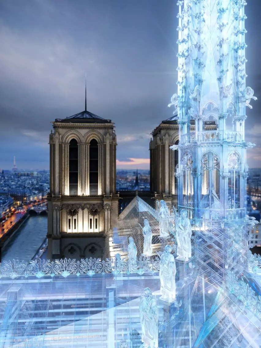 Imọran Inc mẹjọ fun Katidira Notre-Dame ni gilasi igbekalẹ