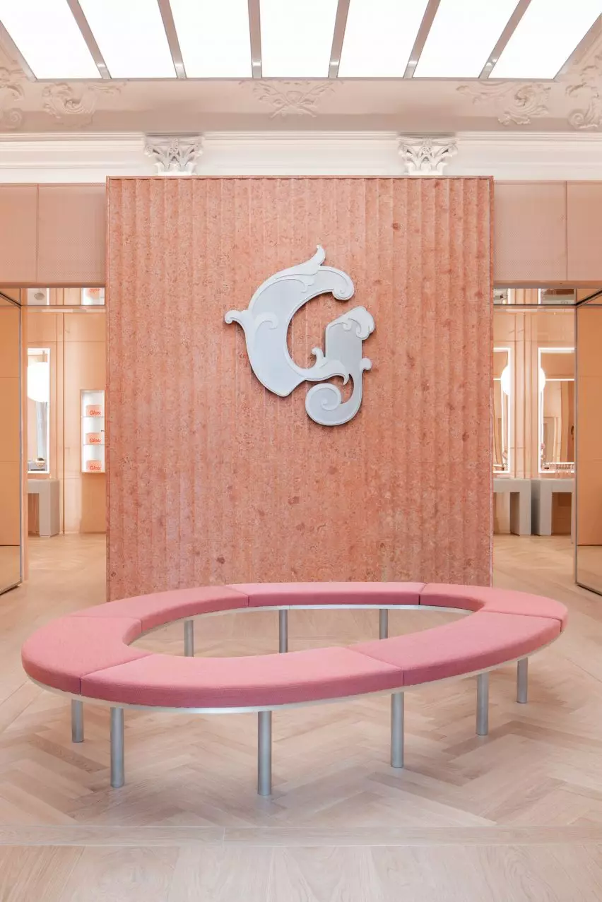 Glossier ouvre un flagship londonien dans le plus ancien bâtiment de Covent Garden 3129_1