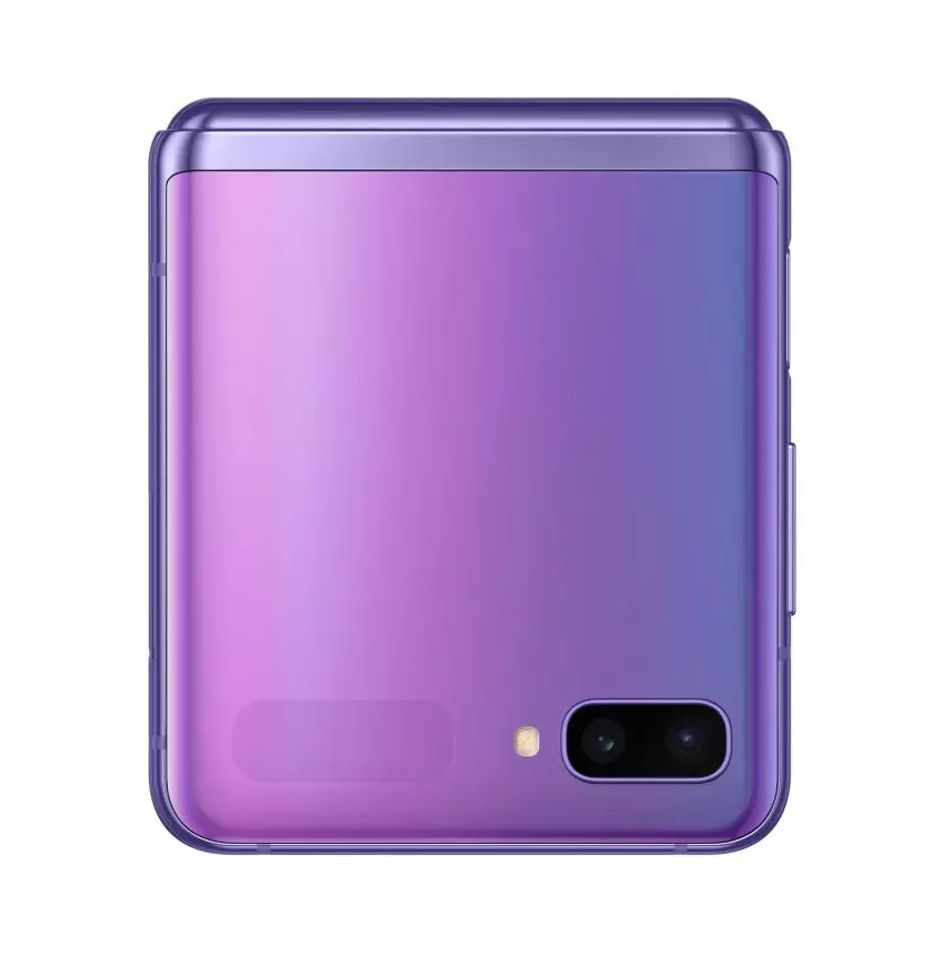 Samsung смартфони қатшавандаи Galaxy Z Flip -ро мебарорад 31492_4