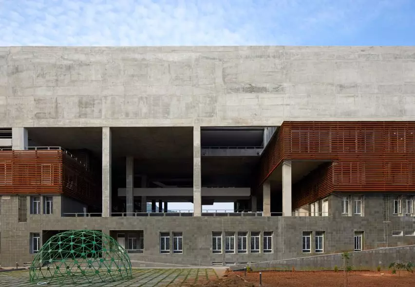 Escuela de Planificación y Arquitectura en Vijayawada, diseñada por Mobile Offices