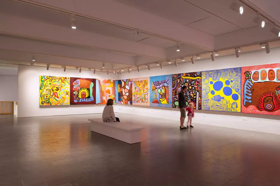 Instalimi Infinity nga Yayoi Kusama për Louisiana MoMa