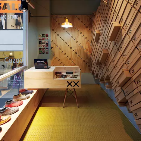 Интериор на магазин Bestias XX от Move Architects