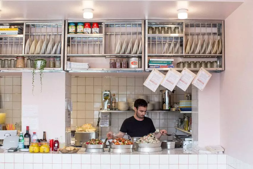 Yafo Houmous Deli à Paris par Studio Sur Rue