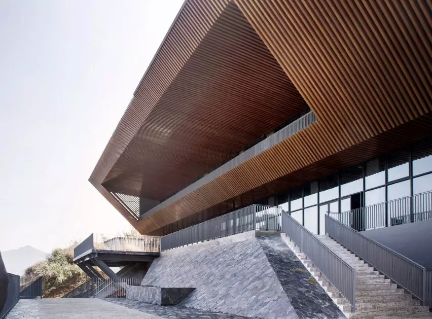 Gorsaf Ceir Cebl Llyn Qiandao gan Archi-Union Architects