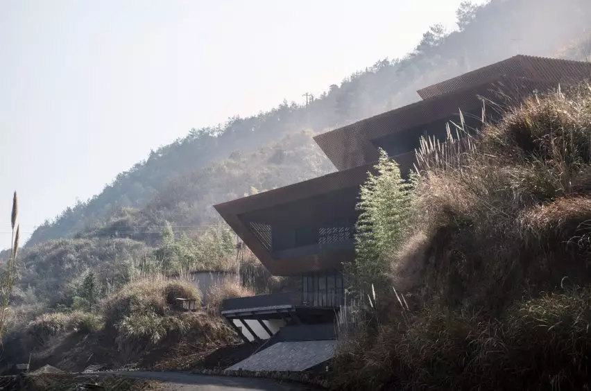 Gorsaf Ceir Cebl Llyn Qiandao gan Archi-Union Architects