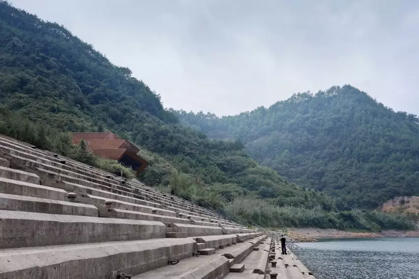 Gorsaf Ceir Cebl Llyn Qiandao gan Archi-Union Architects