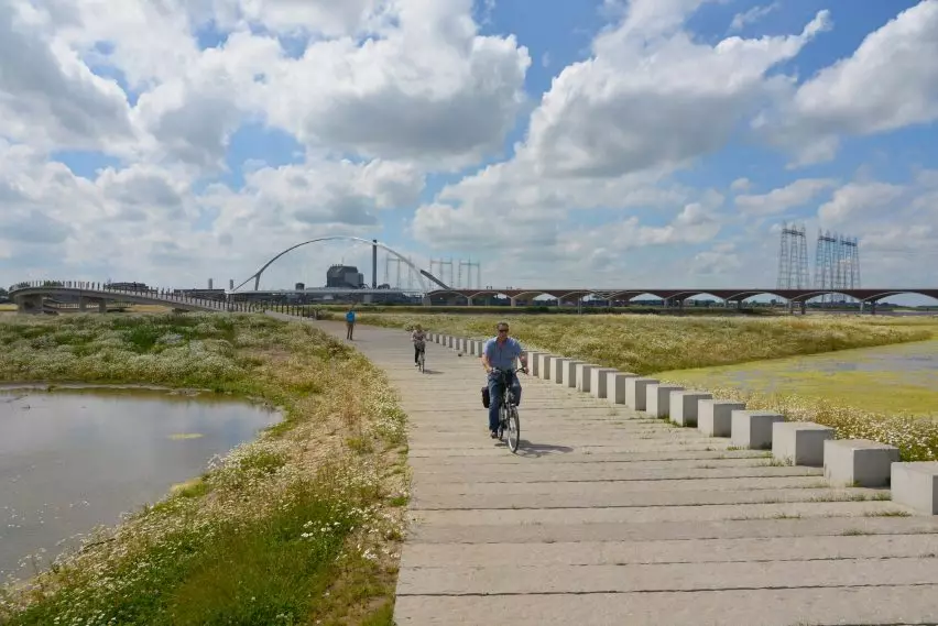 Zalige bridge by Next Architects