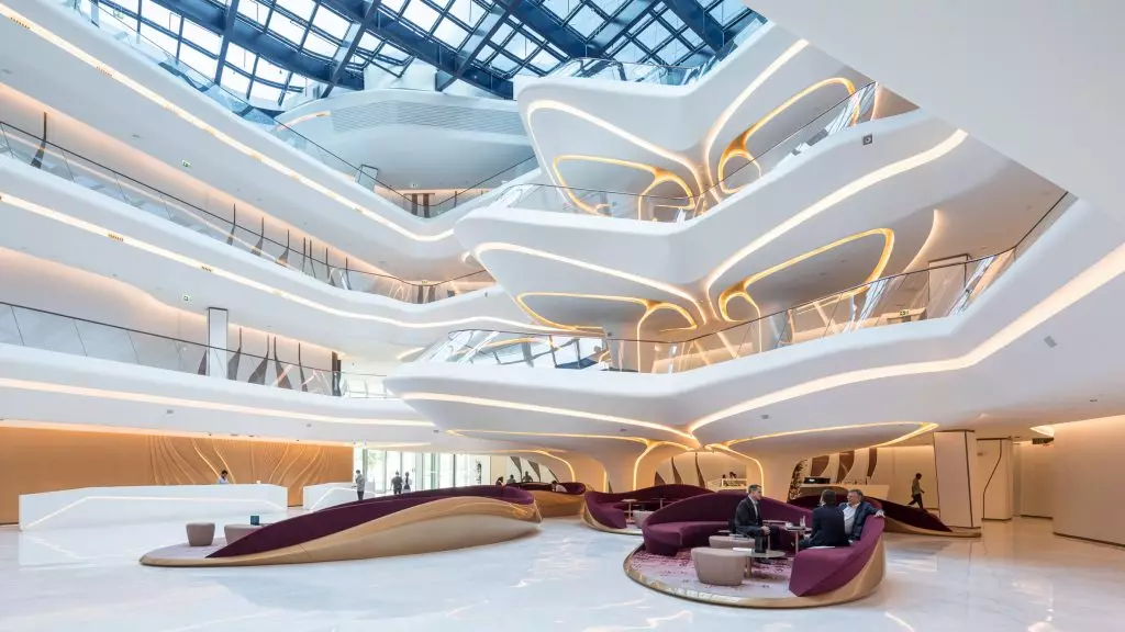 ME Dubai Hotel na Opus nke Zaha Hadid Architects