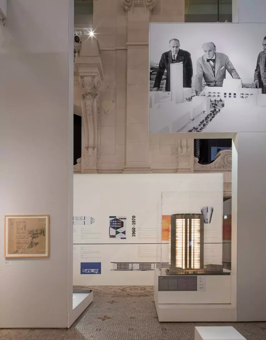 Gio Ponti-uitstalling Musee des Arts Decoratifs