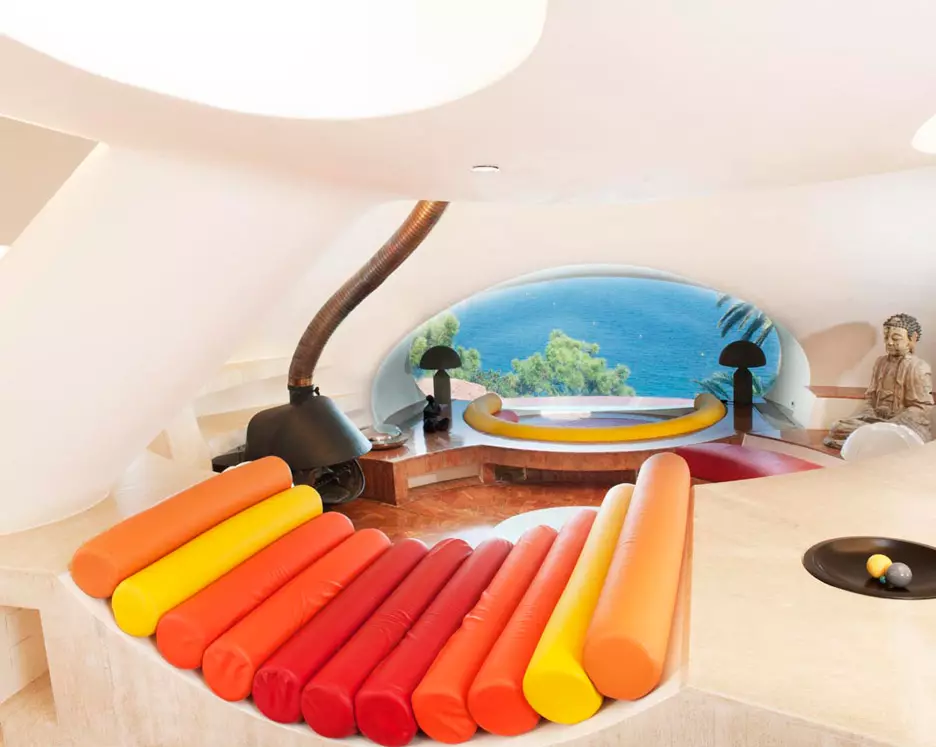 Renovace Bubble House Maison Bernard od Odile Decq