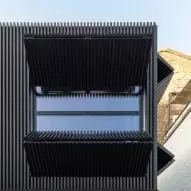 การต่อเติมบ้านกล่องดำในอิสลิงตัน โดย MATA Architects
