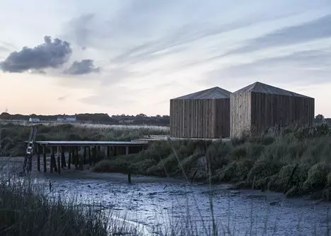 Cabanas no Rio de Aires Mateus