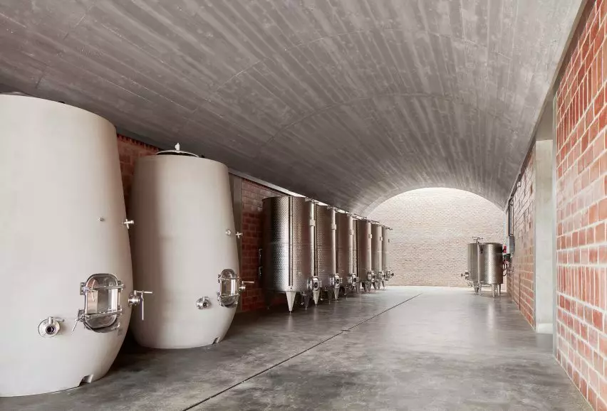 I-Mont-Ras Winery e-Girona nguJorge Vidal Arquitectos