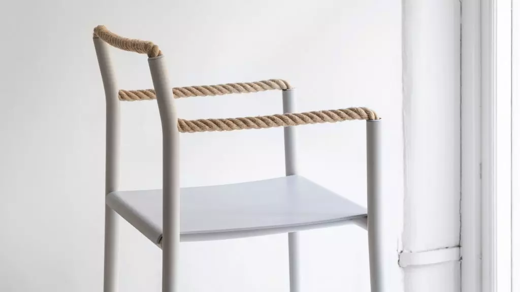 Bouroullec hama dzinogadzira Rope Chair vachishandisa imwe inoenderera chidimbu chetambo