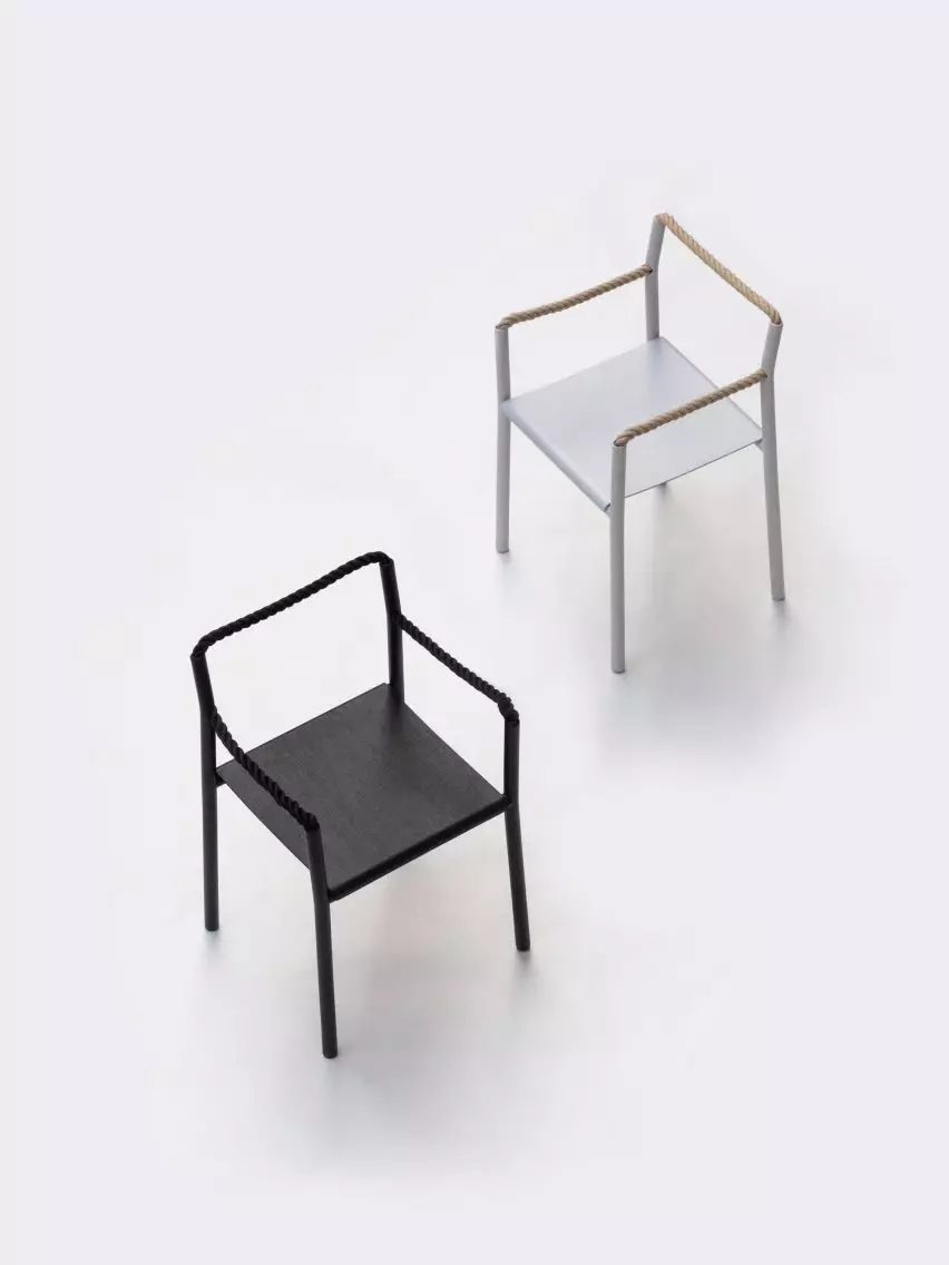 Lumilikha ang magkapatid na Bouroullec ng Rope Chair na may isang tuluy-tuloy na piraso ng kurdon