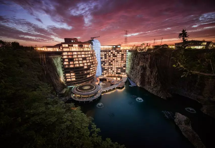 ໂຮງແຮມ Quarry: Shimao Wonderland Intercontinental Hotel ໃນປະເທດຈີນໂດຍ Jade+QA