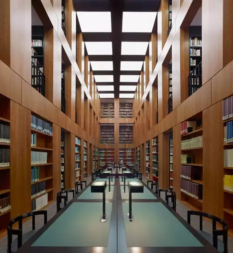 マックス・ダドラーによるフォルクヴァング図書館