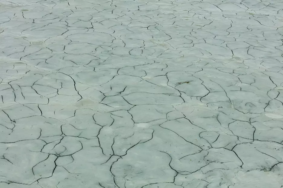 Францын Версалийн ордон дахь Олафур Элиассоны мөсөн голын хадны гурилын цэцэрлэг