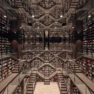 Livraria Chongqing Zhongshuge por X+Living