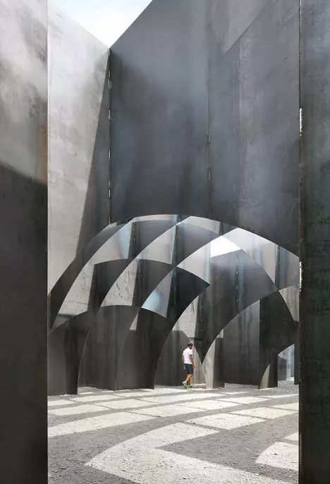 Gijs-Van-Vaerenbergh_dezeen_468_14 द्वारे भूलभुलैया