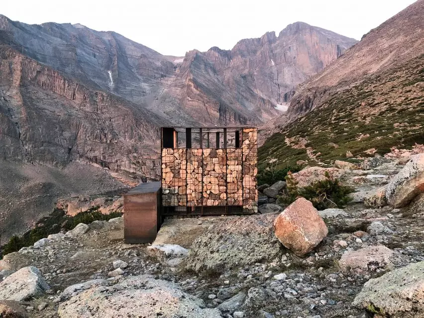 AIA Small Projects 2019 ، Backyard Privies