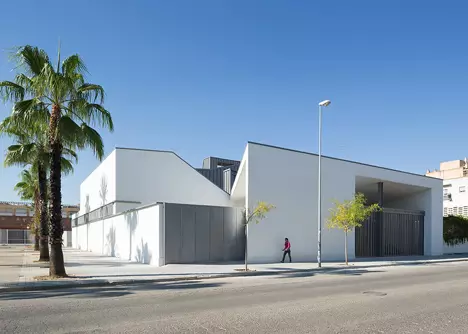 Iglesia de la Ascensión del Señor por AGi arquitectos