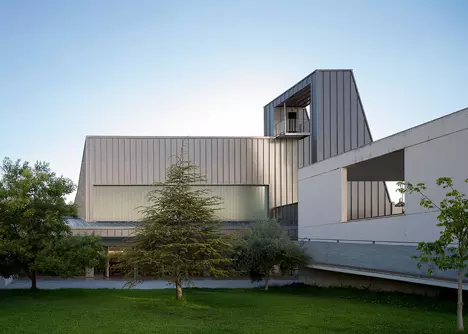 Iglesia de la Ascensión del Señor por AGi arquitectos