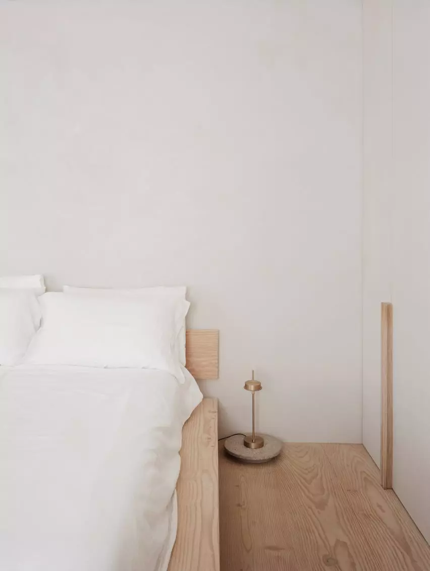 Bedroom a cikin Low Energy House wanda Architecture ya tsara don London