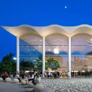 Apple Aventura nga Foster + Partners