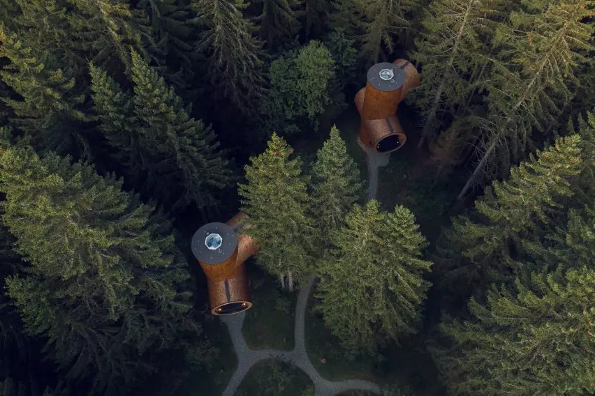 Vista aérea de las casas en los árboles de Bert en Austria